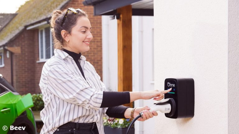 Beev lance une offre pour la recharge des voitures de fonction